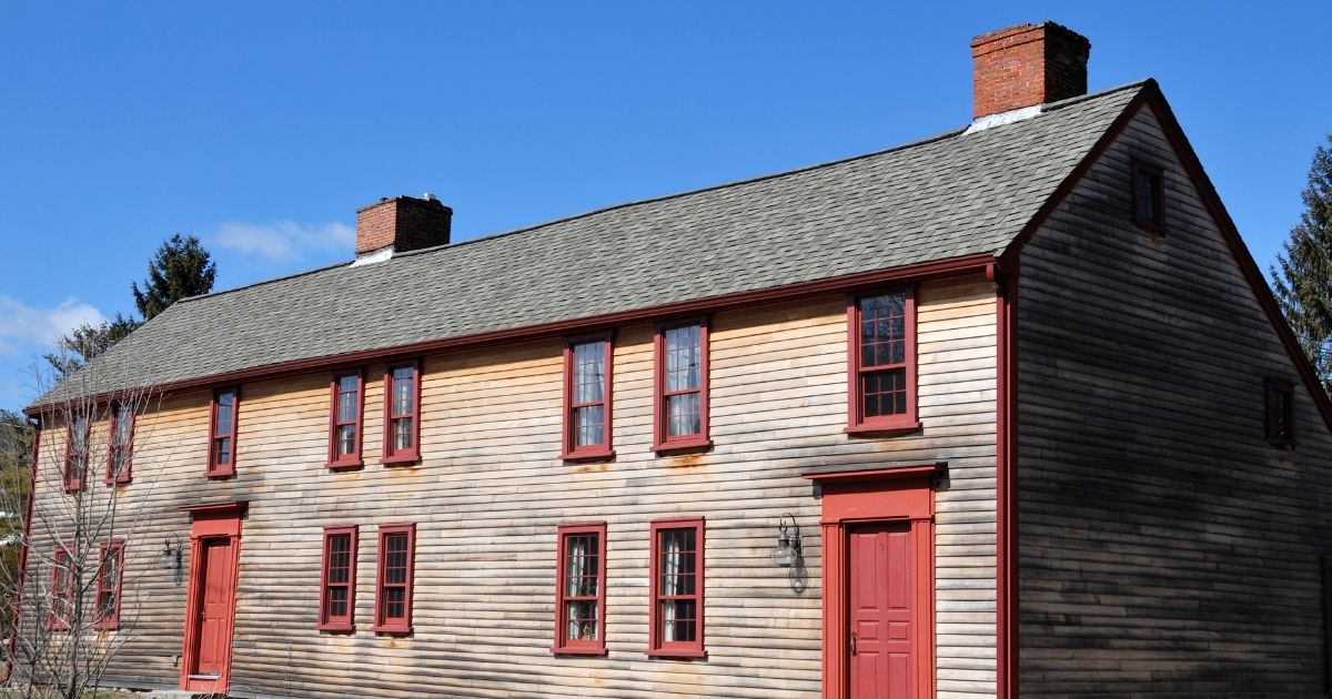 What Style Is A Saltbox Home? - Home Decor Chat