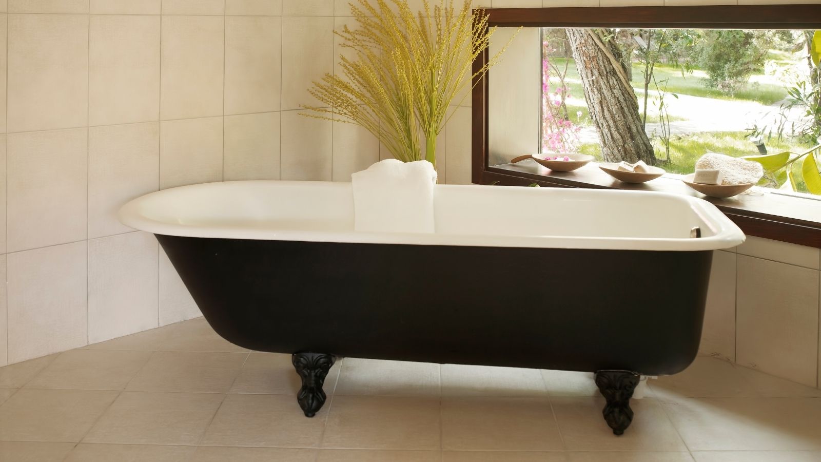 Revive Your Tub: Expert Tips on Bathtub Reglazing - Home Decor Chat