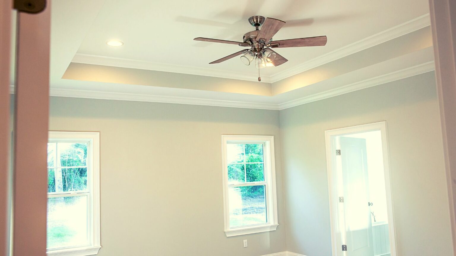 Living Room Tray Ceiling Ideas: 20 Inspiring Designs - Home Decor Chat